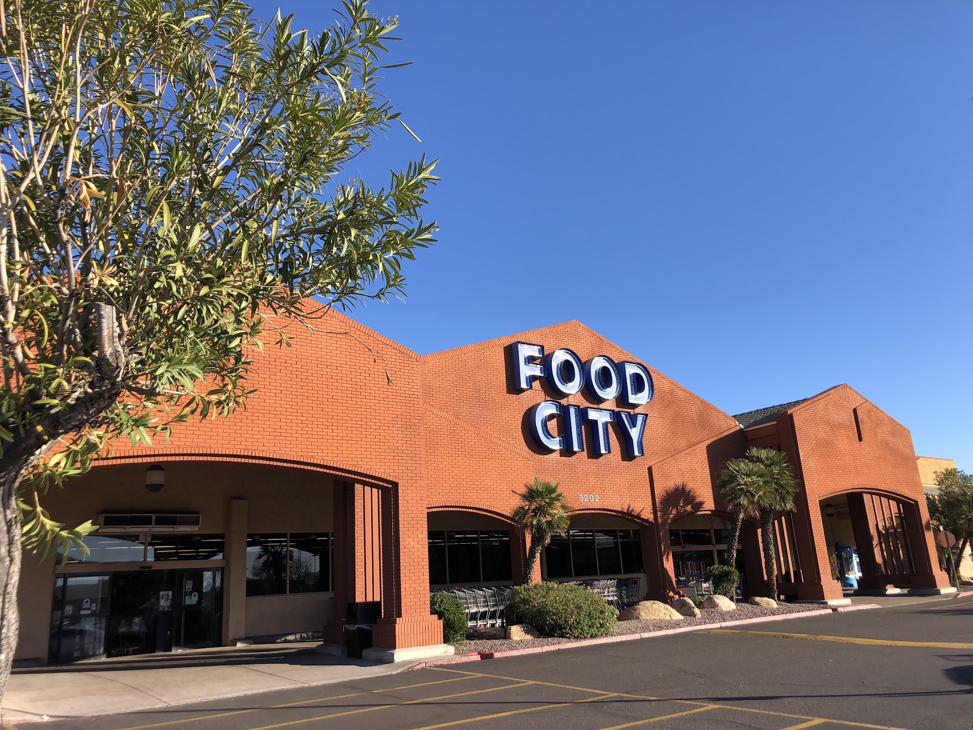 FOOD CITY - 3202 E Greenway Rd, Phoenix AZ - Hours, Directions, Reviews ...
