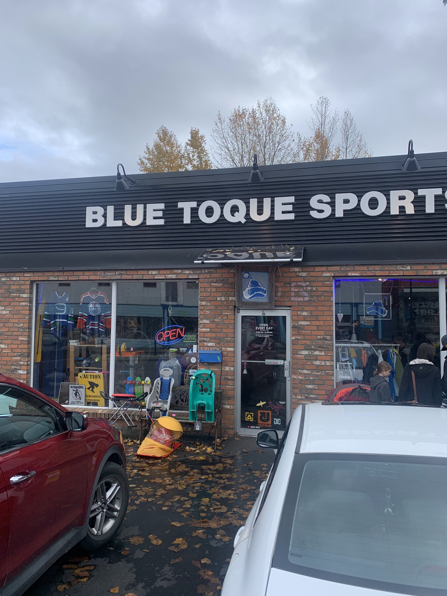 BLUE TOQUE SPORT SWAP - Courtenay BC - Hours, Directions, Reviews ...