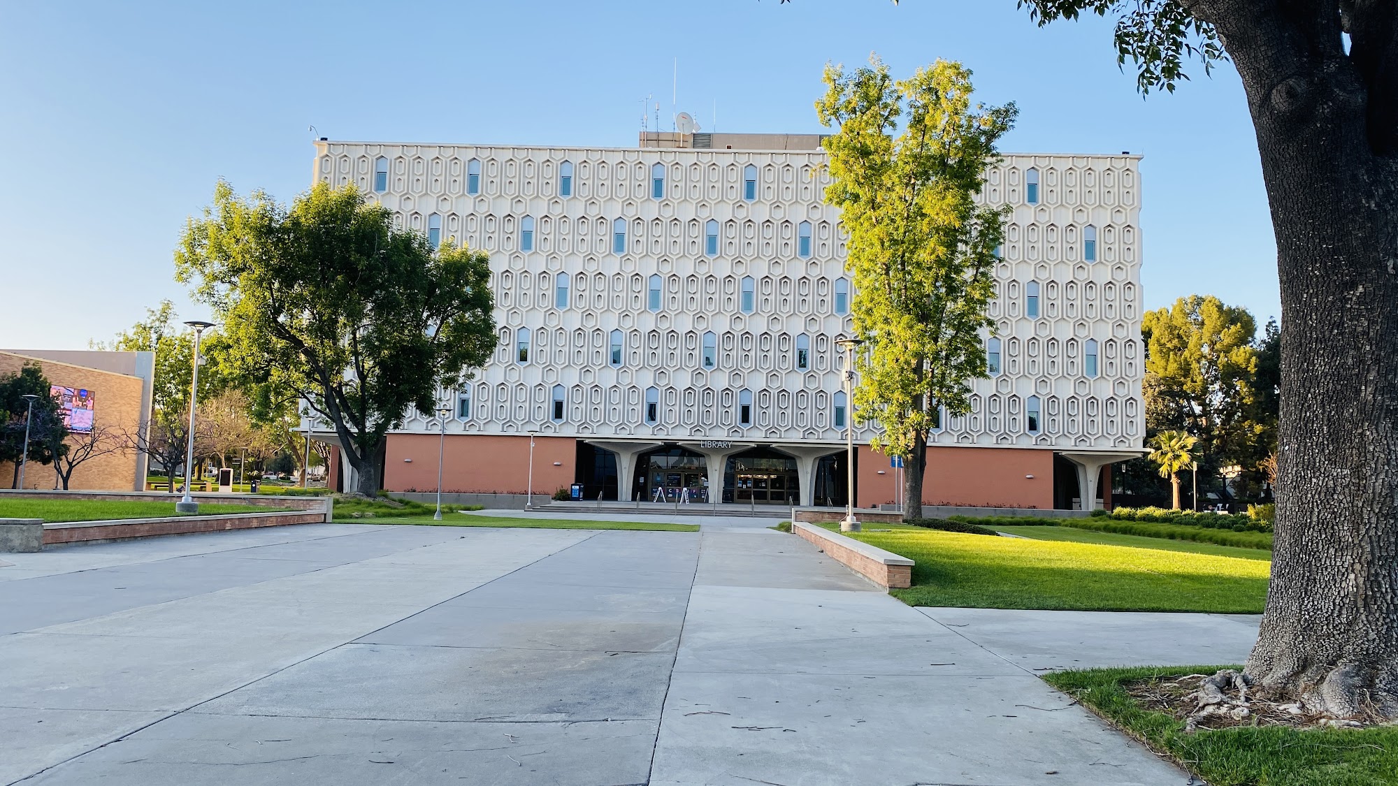 POLLAK LIBRARY - Fullerton CA - Hours, Directions, Reviews - Loc8NearMe