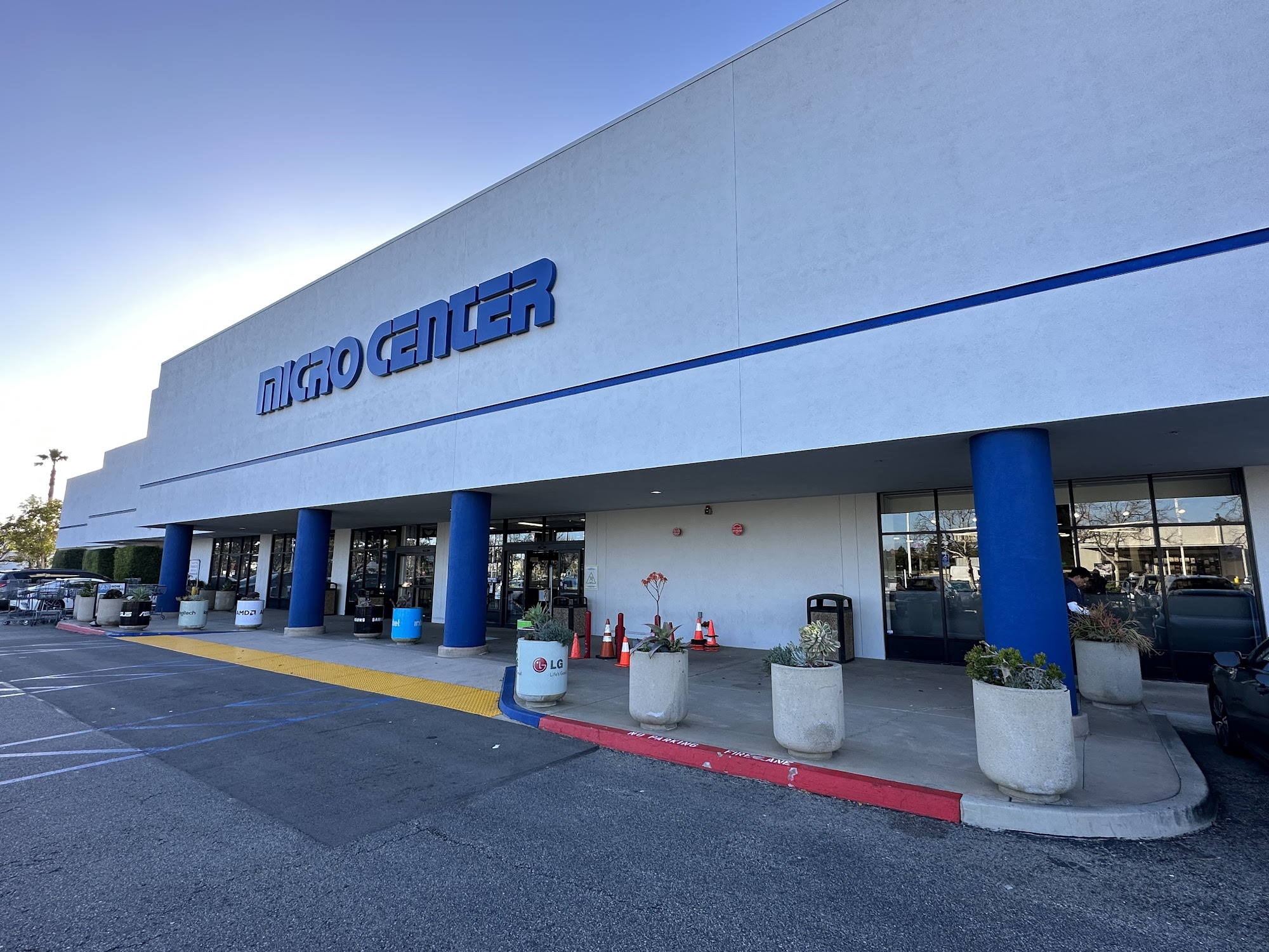 MICRO CENTER - Tustin CA - Hours, Directions, Reviews - Loc8NearMe
