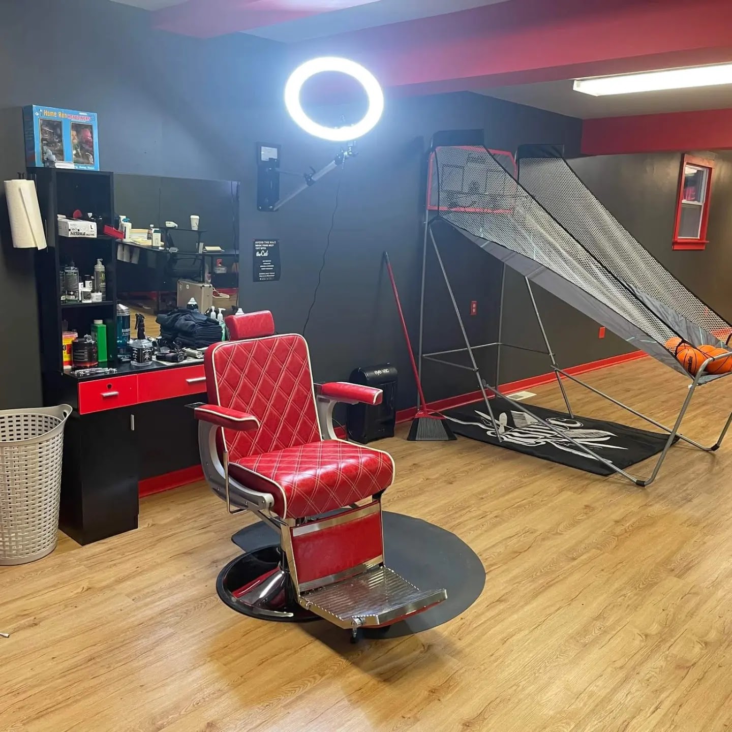3 Best Barber Shops Near Clinton, CT - 2023 BestProsInTown