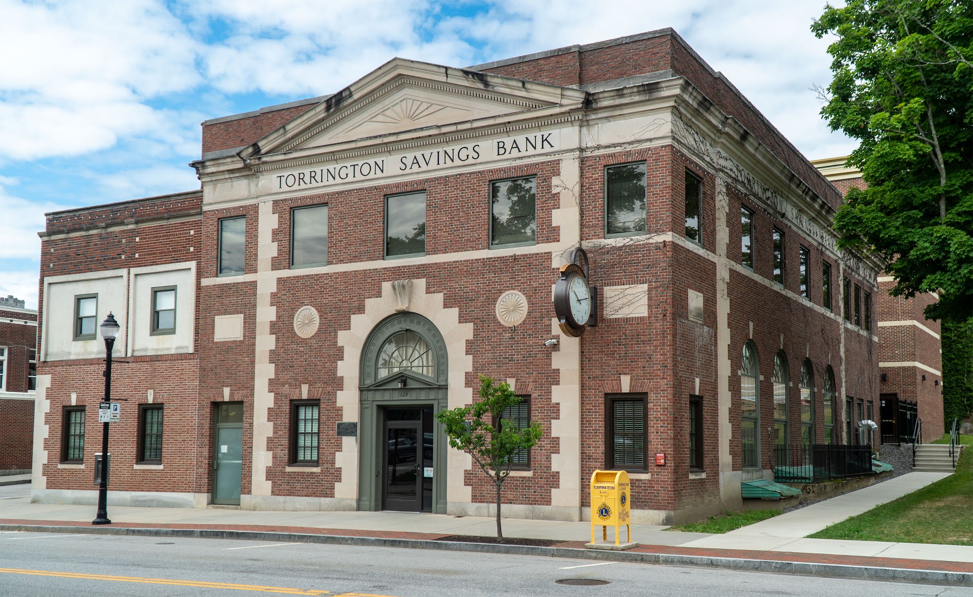 TORRINGTON SAVINGS BANK - Torrington CT - Hours, Directions, Reviews ...