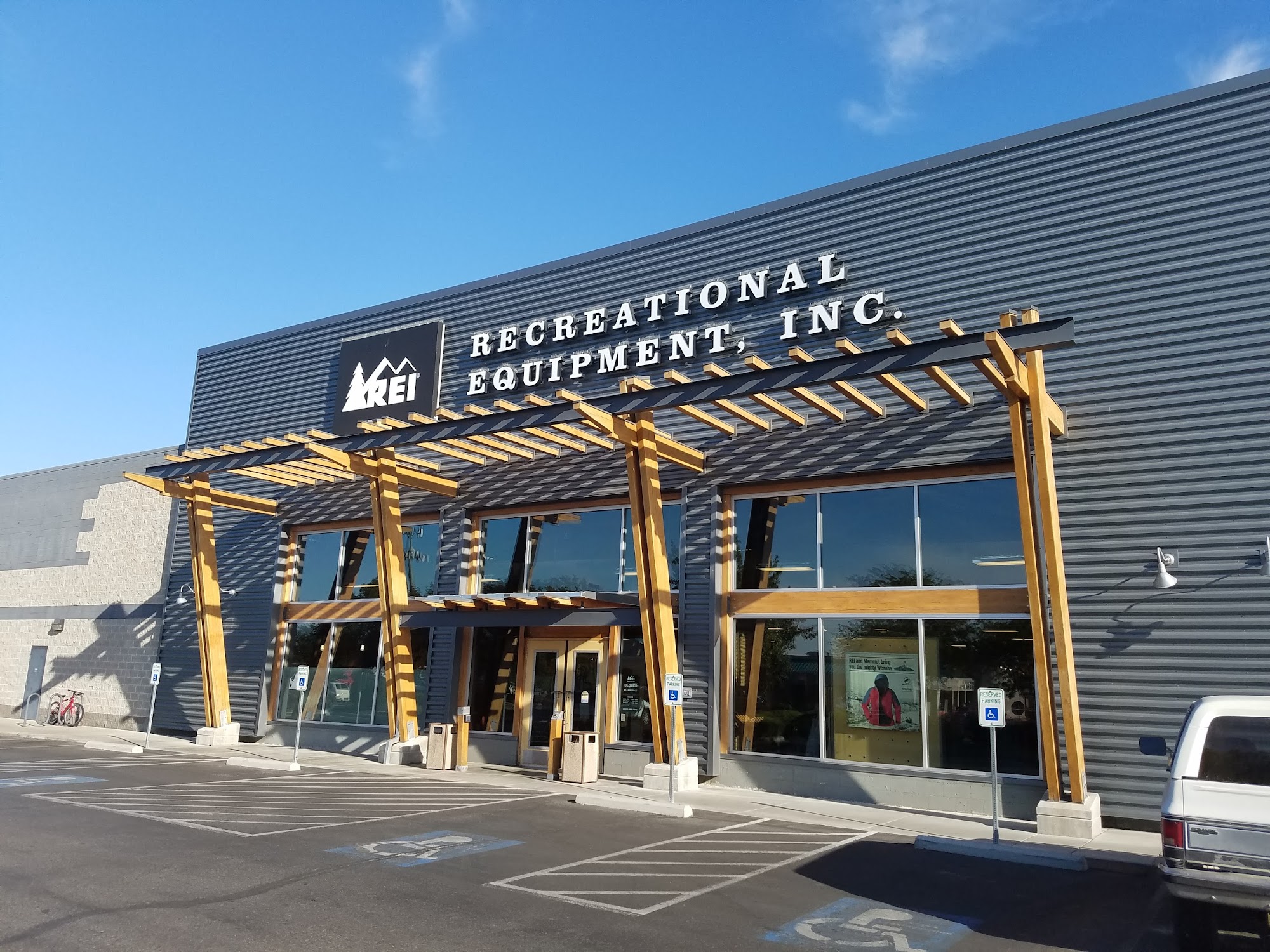 REI - 8300 W Emerald St, Boise ID - Hours, Directions, Reviews - Loc8NearMe