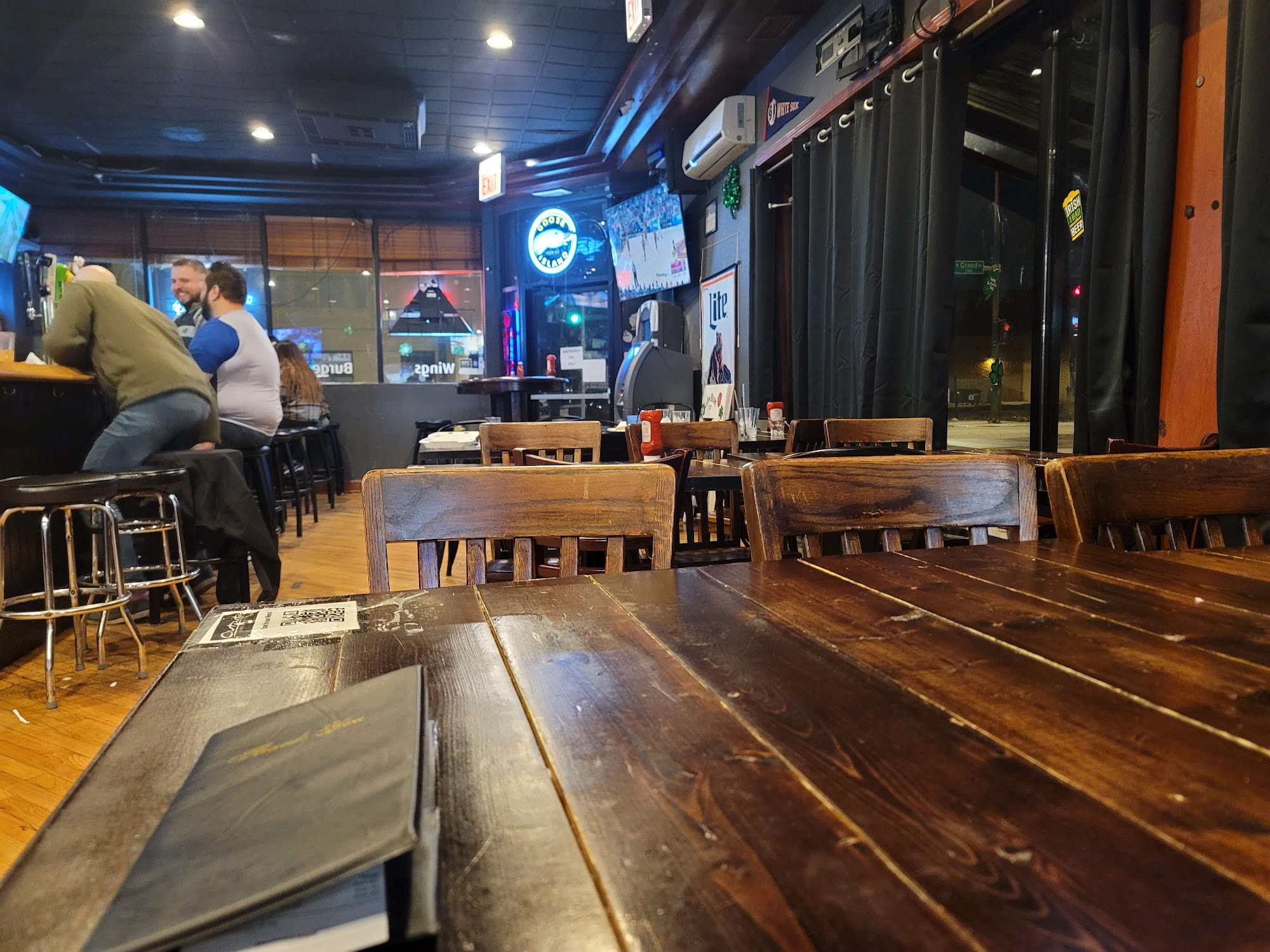 Output Sports Lounge, Chicago - Menu, Reviews (177), Photos (42 ...