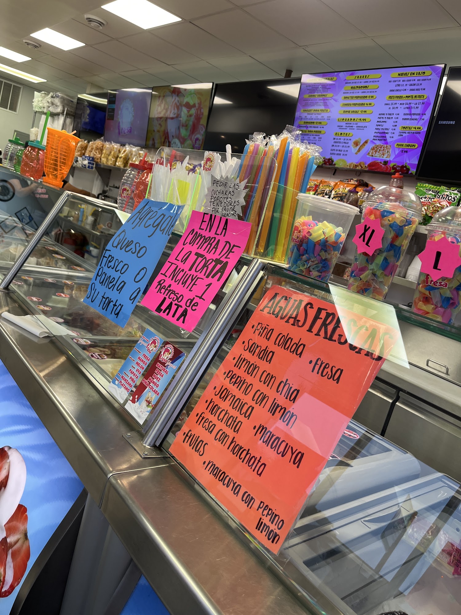 Paleteria y Neveria La Michoacana Fresa, Chicago - Menu, Reviews (106 ...