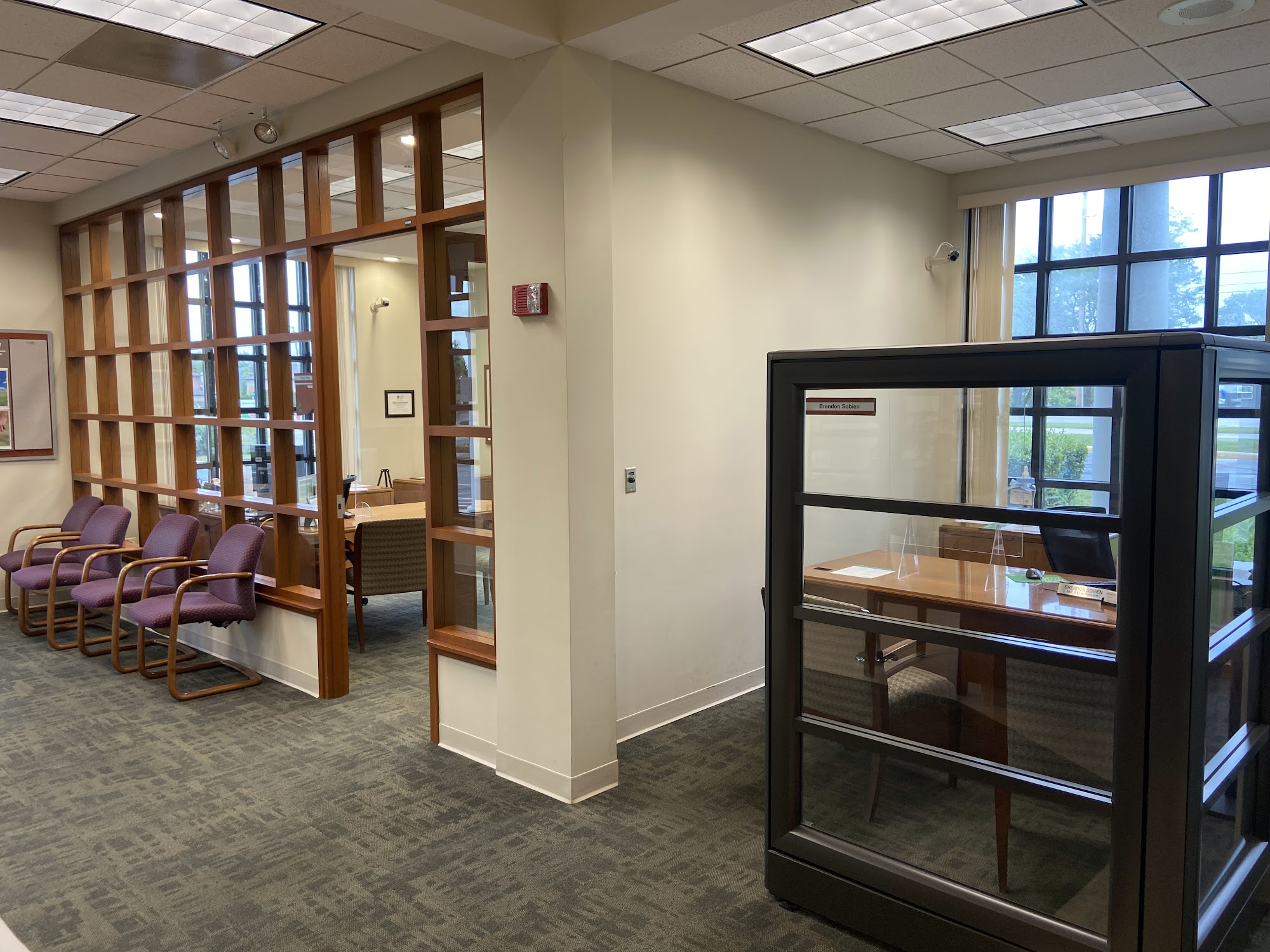 ASSOCIATED BANK - 300 N McLean Blvd, South Elgin IL - Hours, Directions ...