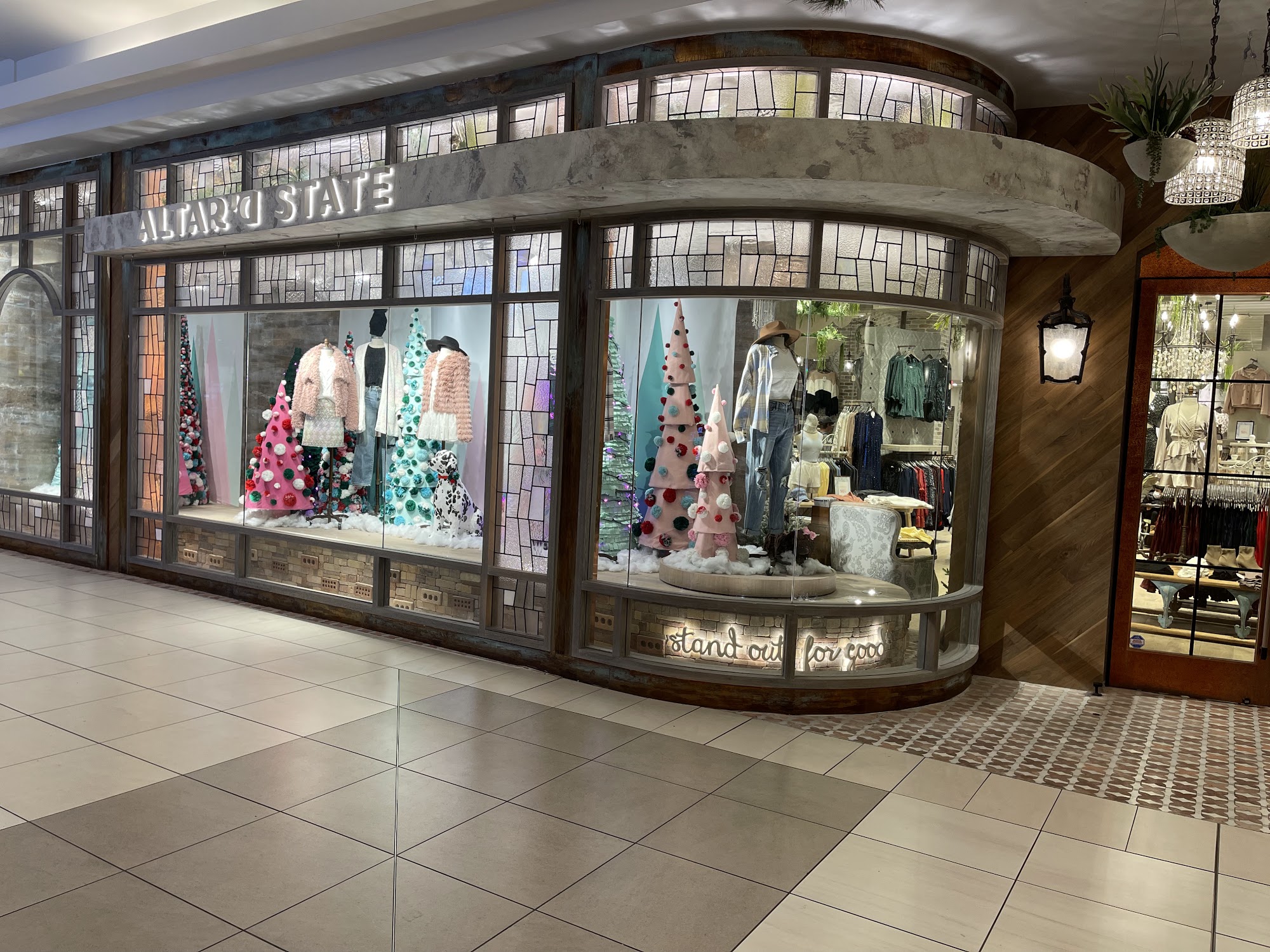 ALTAR'D STATE FASHION MALL AT KEYSTONE - 8702 Keystone Crossing Suite ...