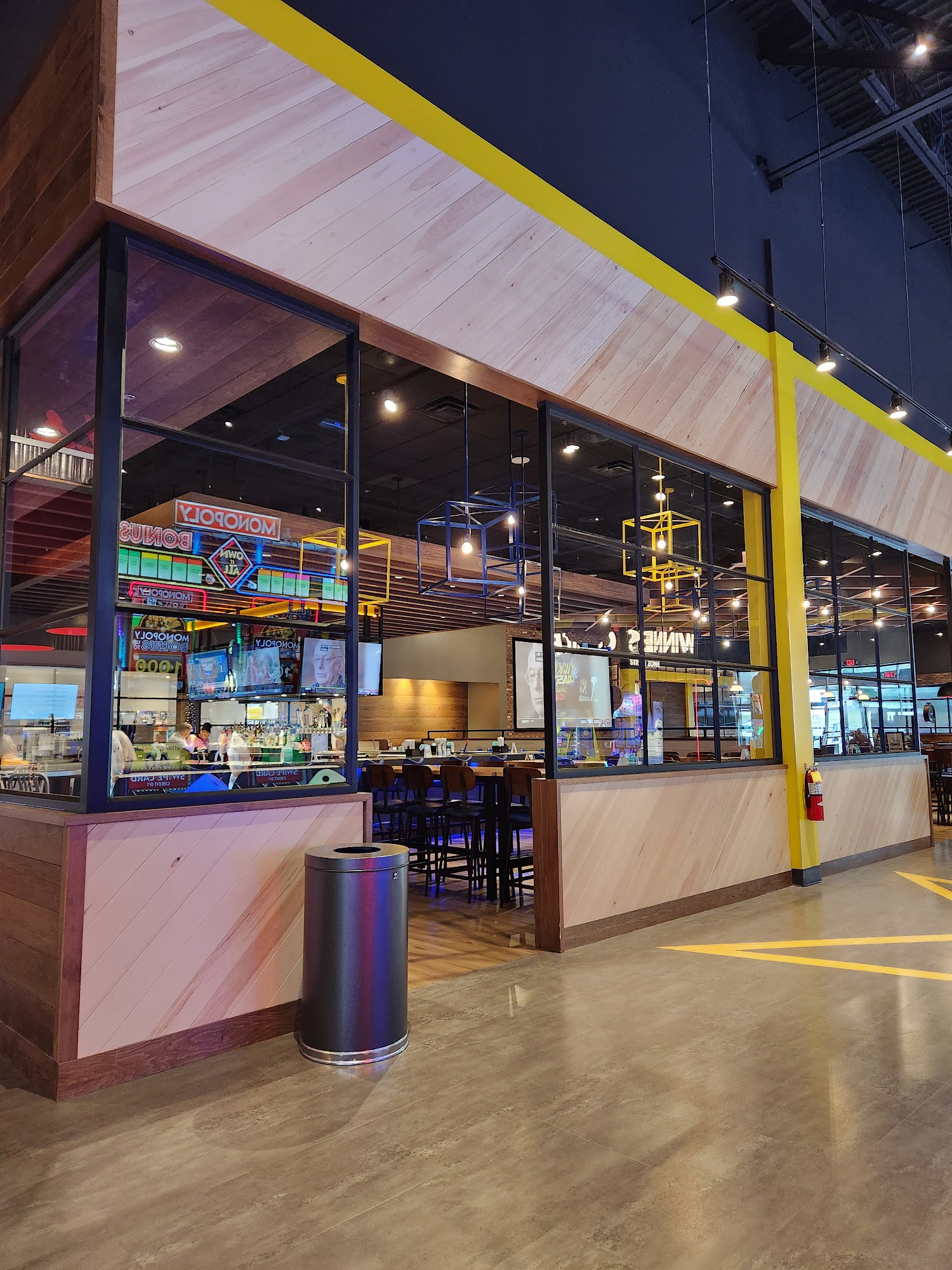 MAIN EVENT LEXINGTON - Lexington KY - Hours, Directions, Reviews ...