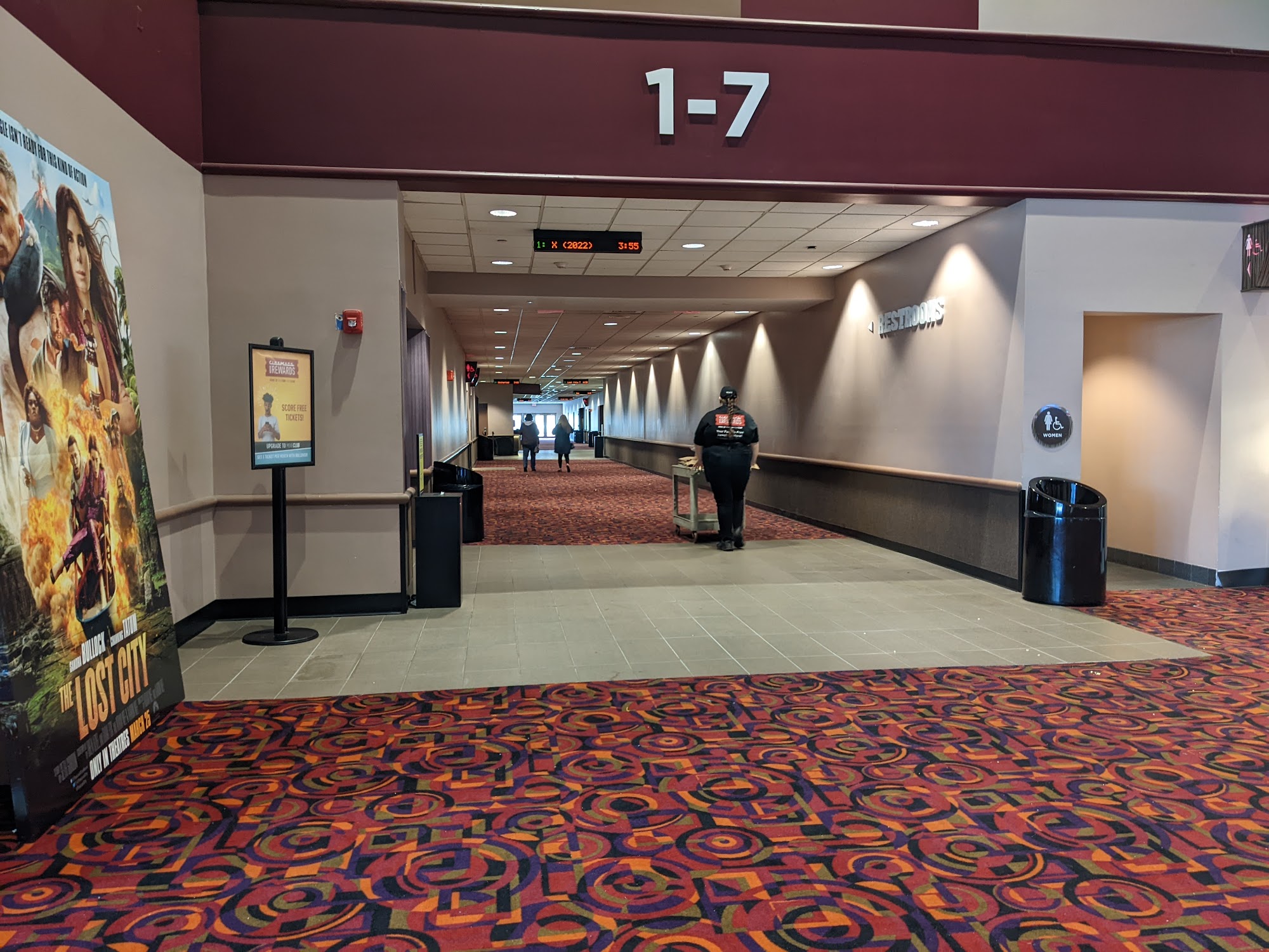 CINEMARK WEST SPRINGFIELD 15 AND XD - West Springfield MA - Hours ...