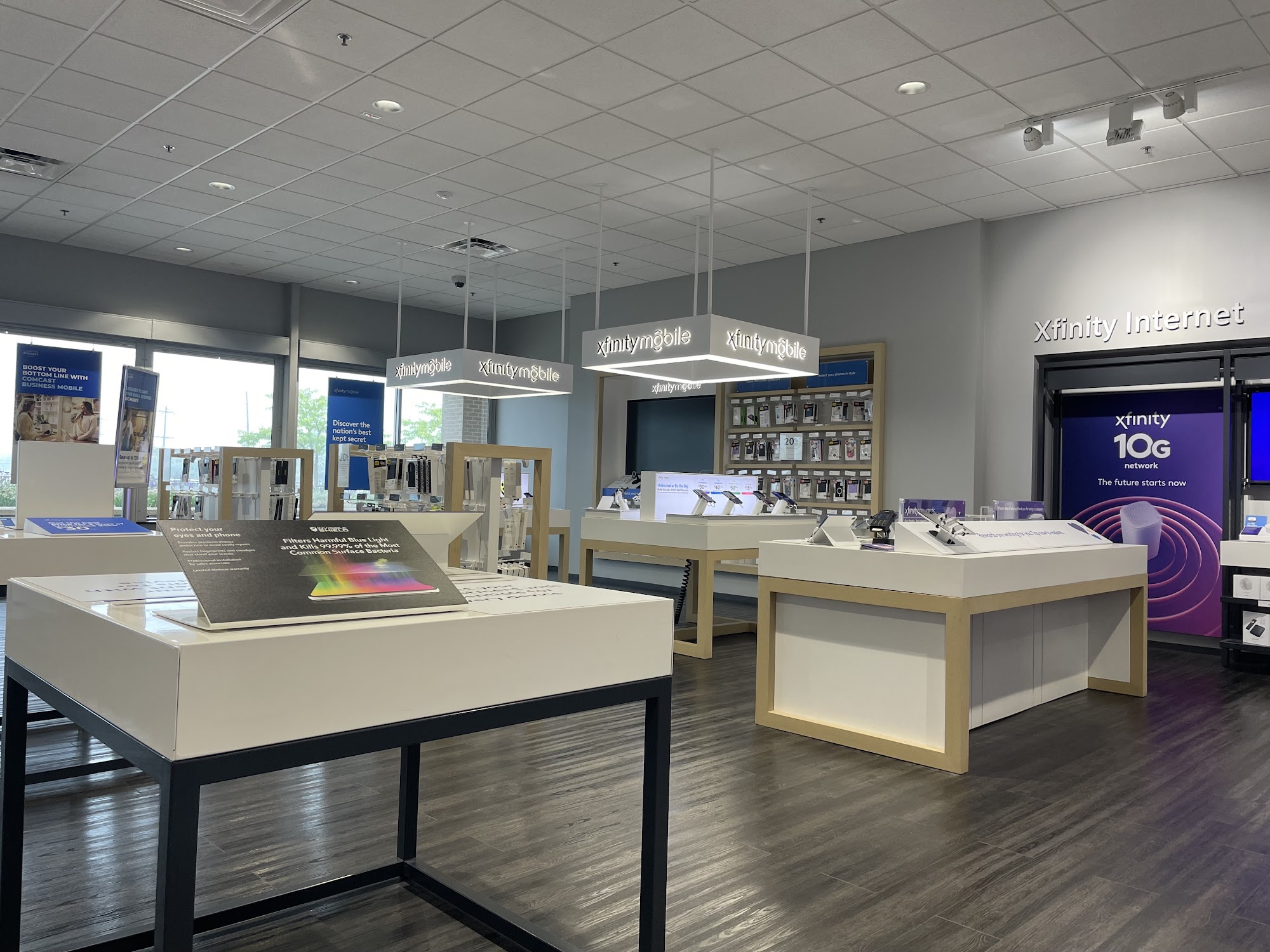 XFINITY STORE BY COMCAST - 2915 Oak Valley Dr Ste b, Ann Arbor MI ...