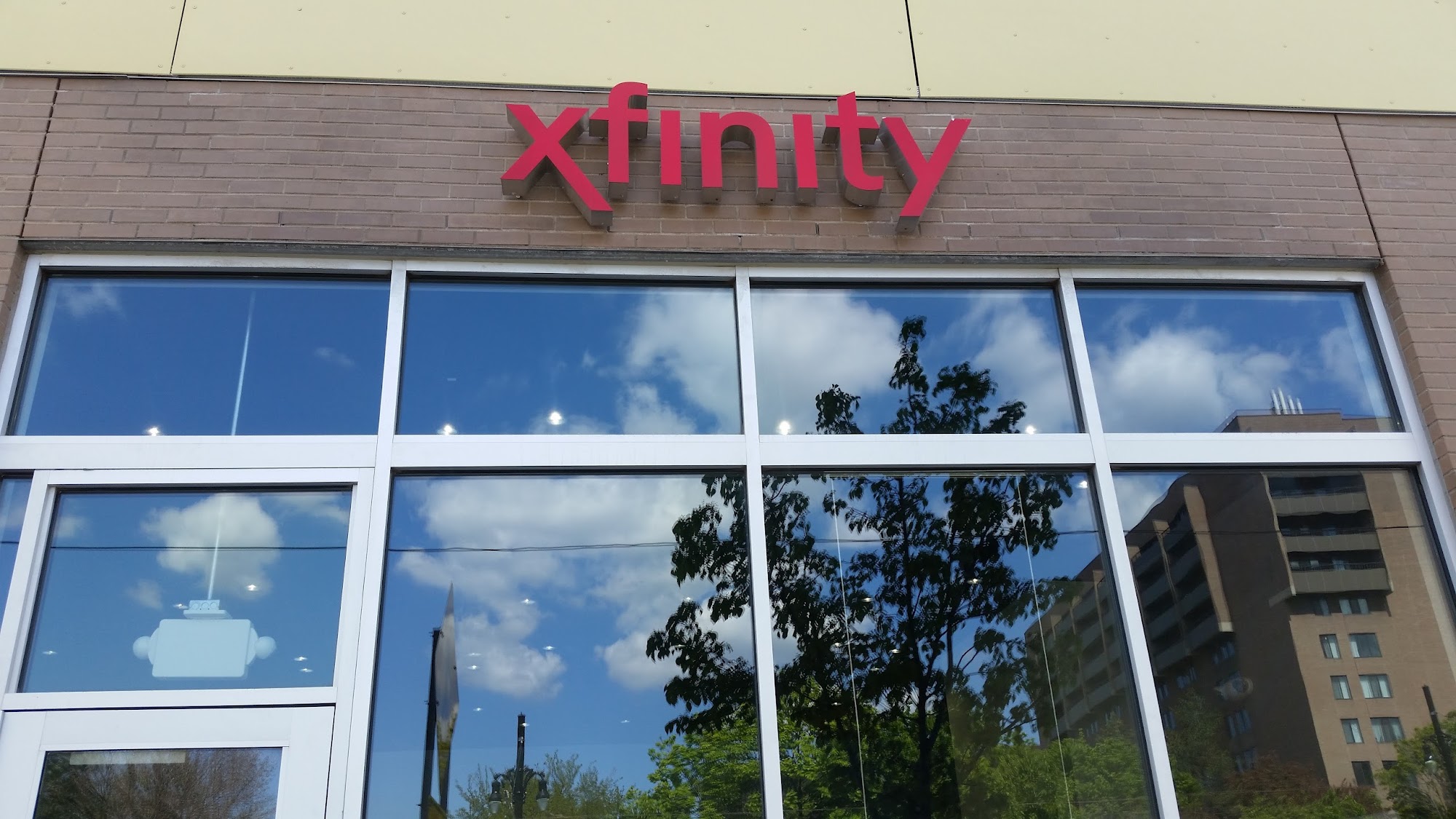 XFINITY STORE BY COMCAST - 3907 Woodward Ave Suite A, Detroit MI ...