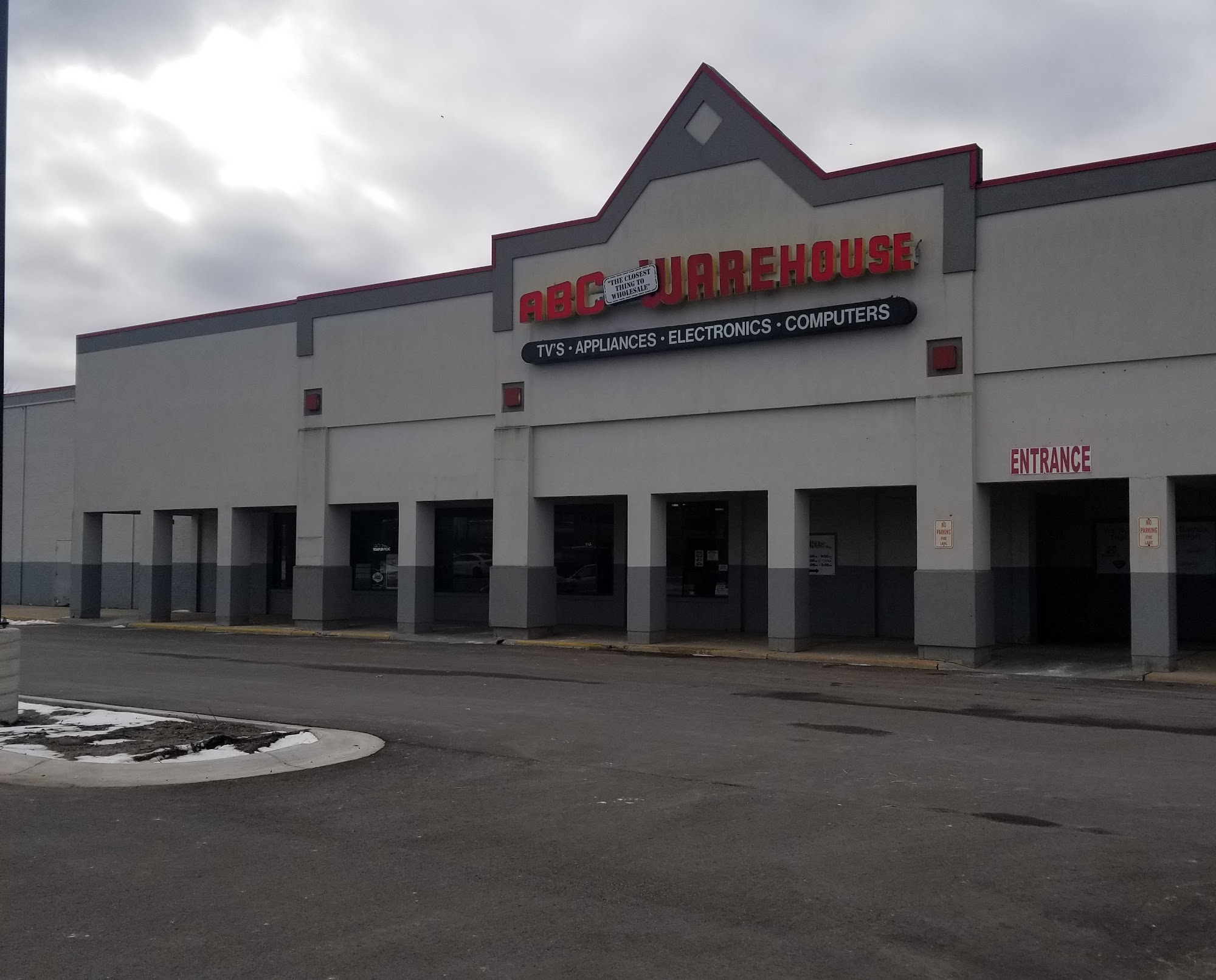 ABC WAREHOUSE - 3830 28th St SE, Grand Rapids MI - Hours, Directions ...