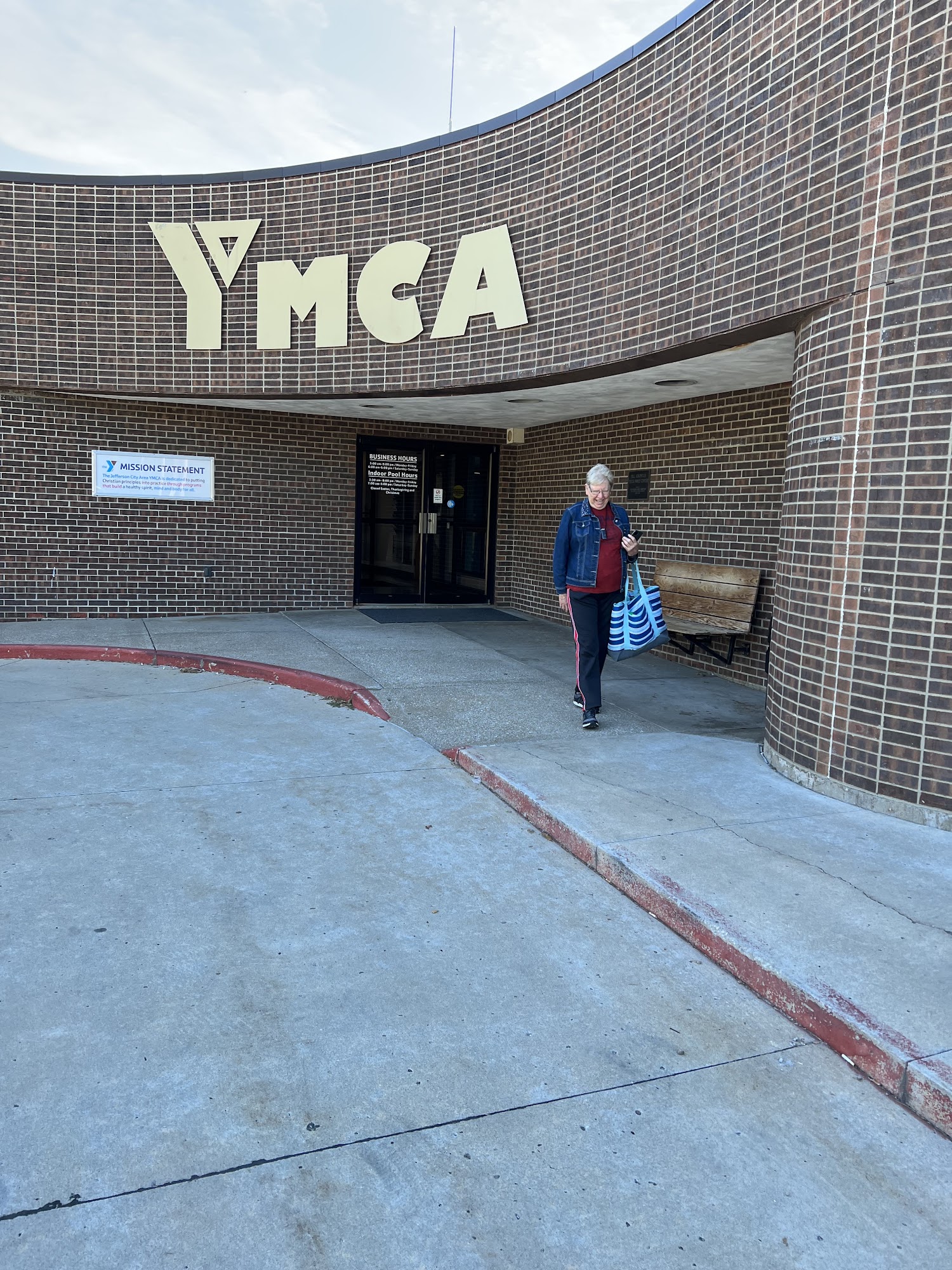 JEFFERSON CITY AREA YMCA -KNOWLES YMCA - Jefferson City MO - Hours, Directions, Reviews - Loc8NearMe