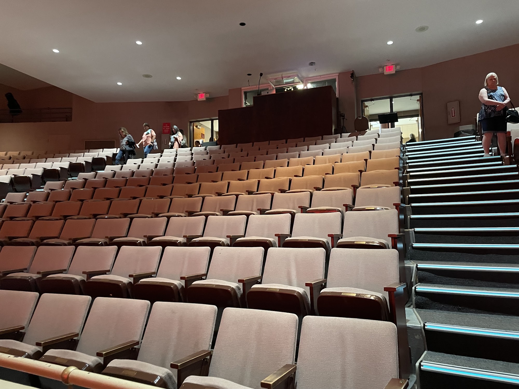 LIBERTY COMMUNITY CENTER - Liberty MO - Hours, Directions, Reviews ...