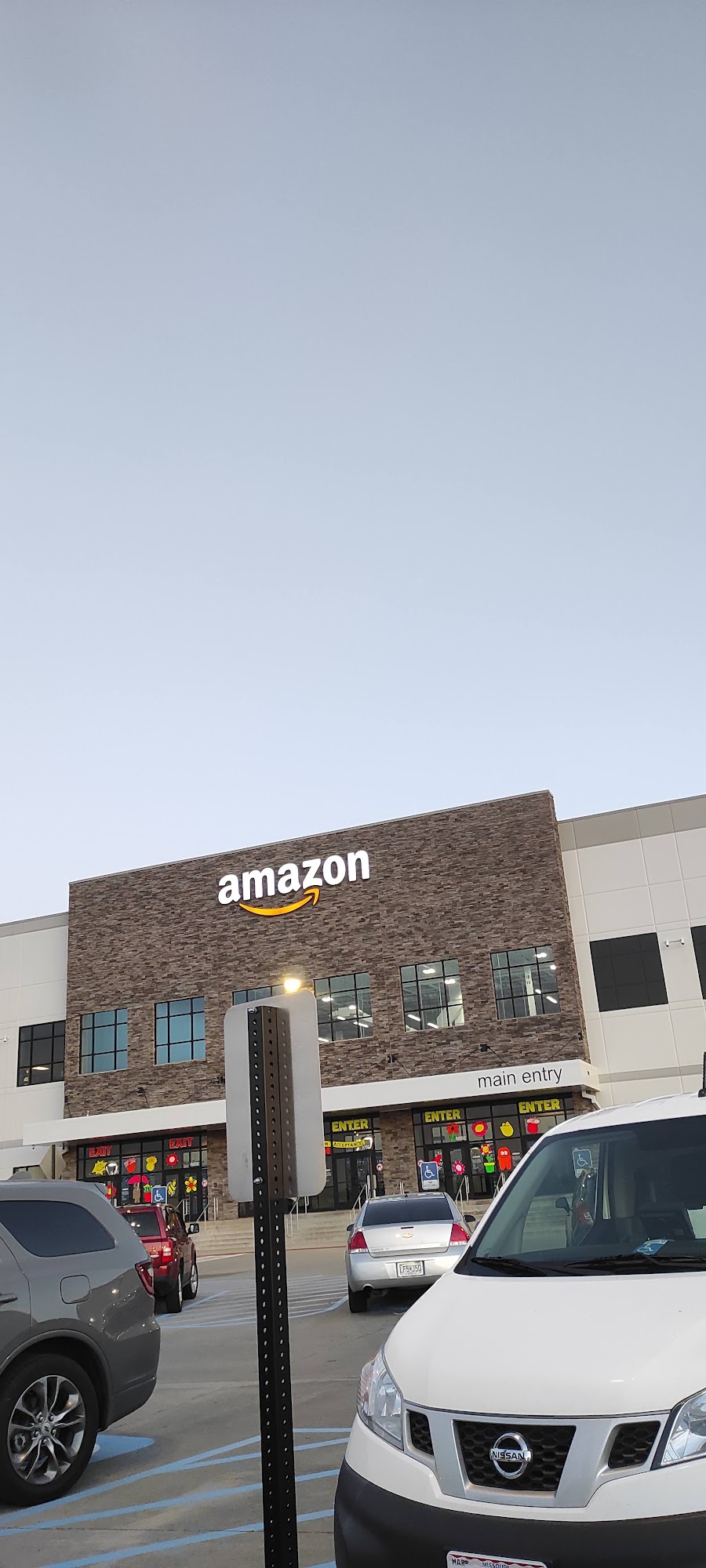 AMAZON FULFILLMENT CENTER STL8 - St. Peters MO - Hours, Directions ...
