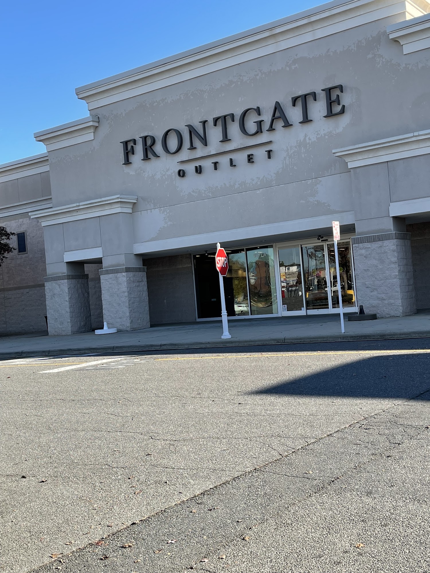 FRONTGATE CHARLOTTE OUTLET STORE - Charlotte NC - Hours, Directions ...