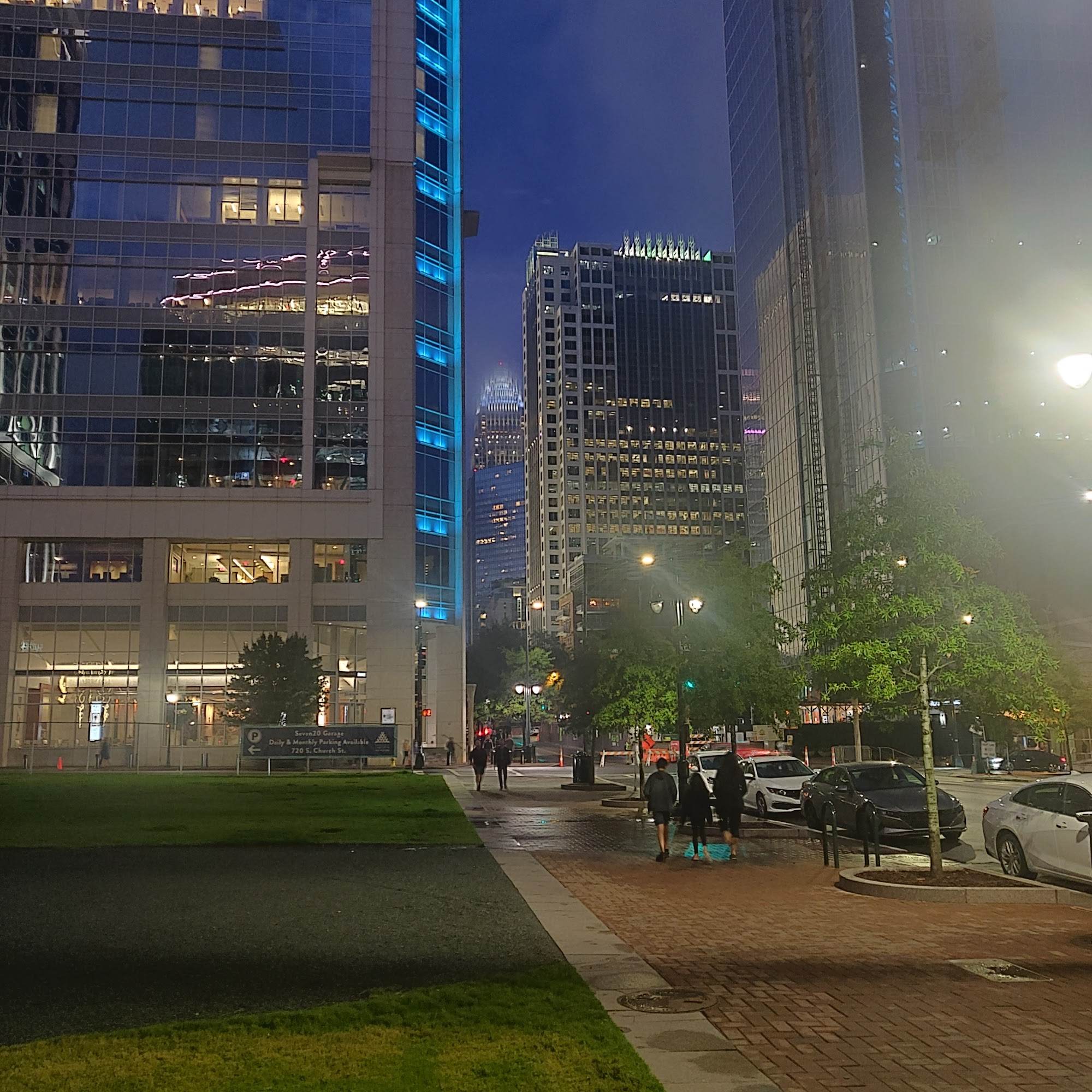 THREE WELLS FARGO CENTER - 401 S Tryon St, Charlotte NC - Hours ...