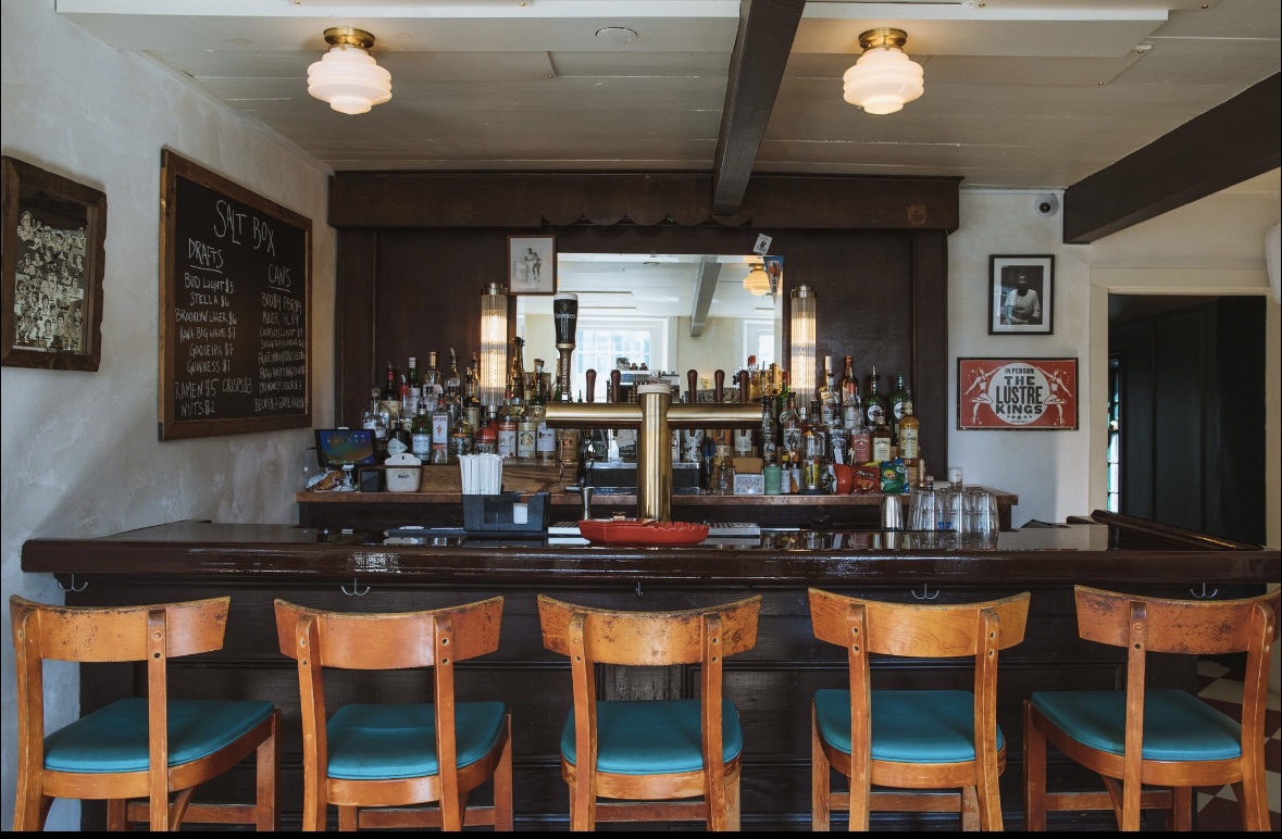 Salt Box Bar, Kingston - Reviews (42), Photos (17) - Restaurantji