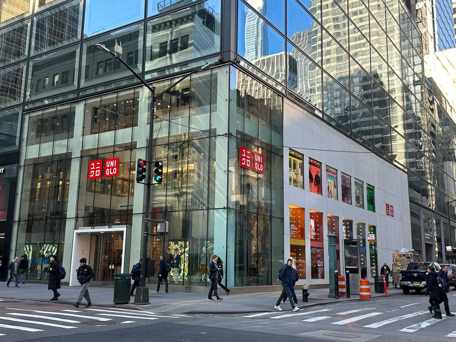 UNIQLO 5TH AVENUE - New York NY - Hours, Directions, Reviews - Loc8NearMe