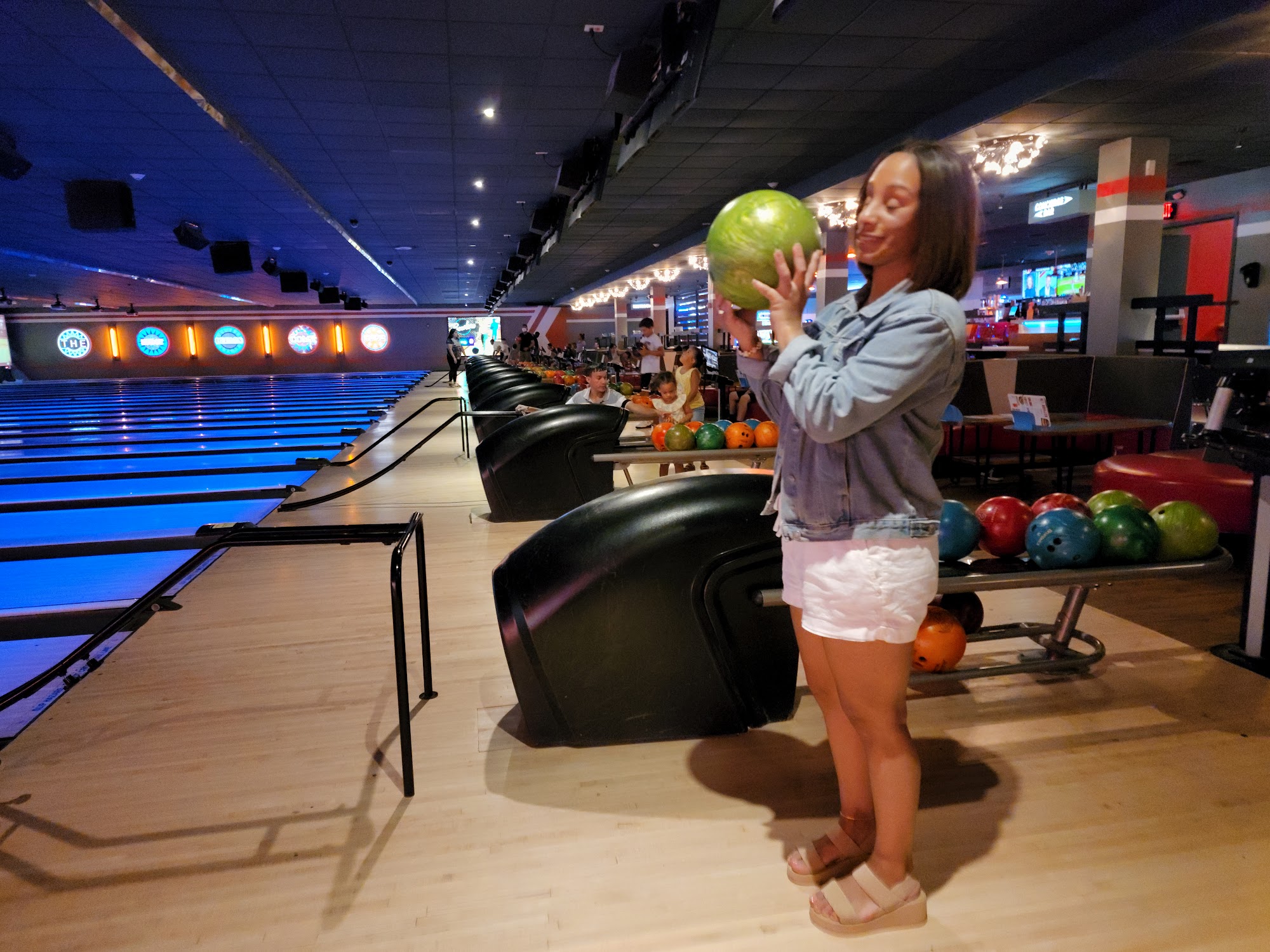 BOWLERO WHITE PLAINS - White Plains NY - Hours, Directions, Reviews ...