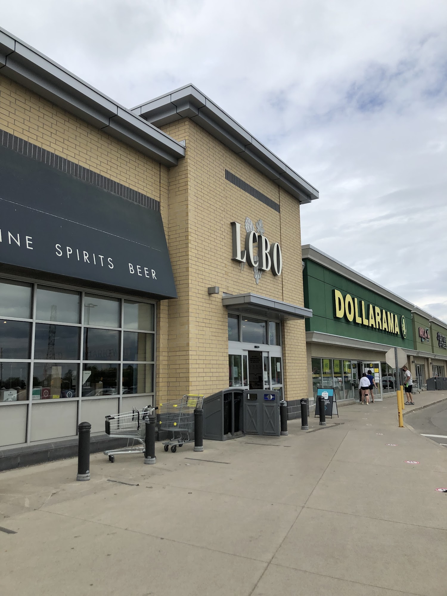 LCBO - Super Center, 2025 Guelph Line, Burlington ON - Hours ...