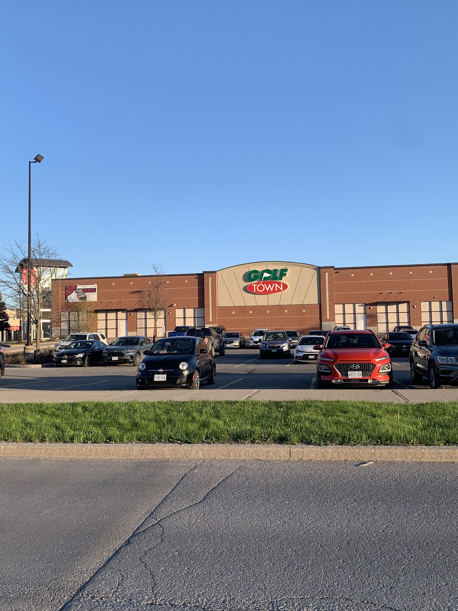 GOLF TOWN - Ottawa ON - Hours, Directions, Reviews - Loc8NearMe