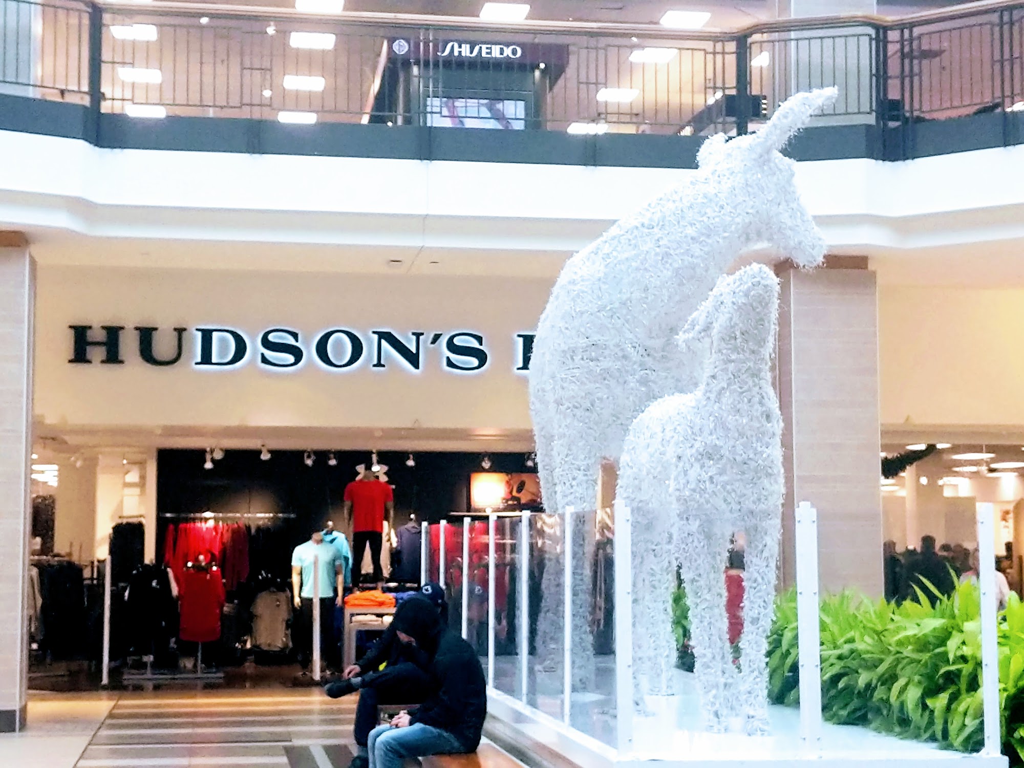 CF FAIRVIEW MALL - Toronto ON - Hours, Directions, Reviews - Loc8NearMe