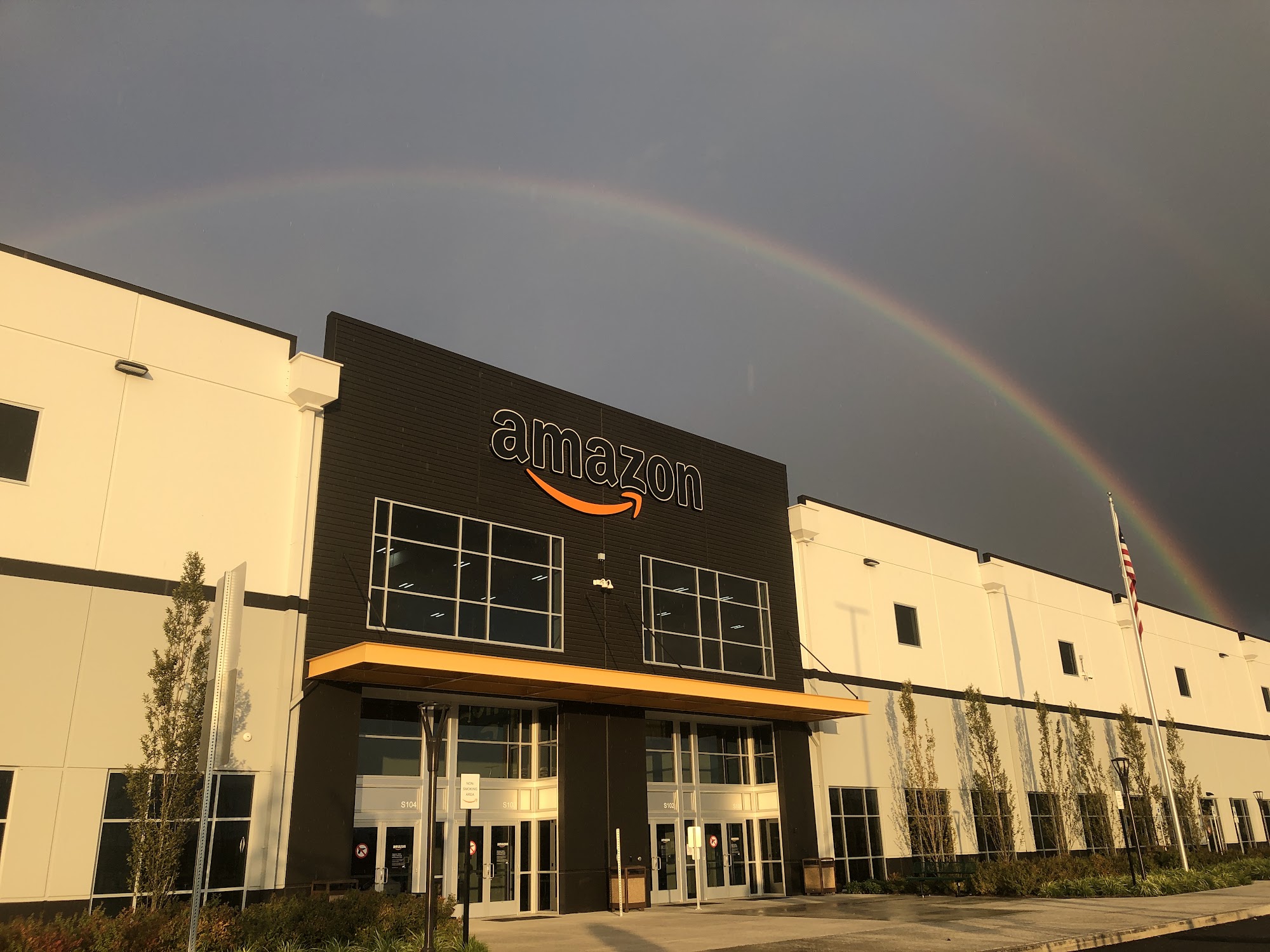 AMAZON FULFILLMENT CENTER - PDX7 - Salem OR - Hours, Directions ...