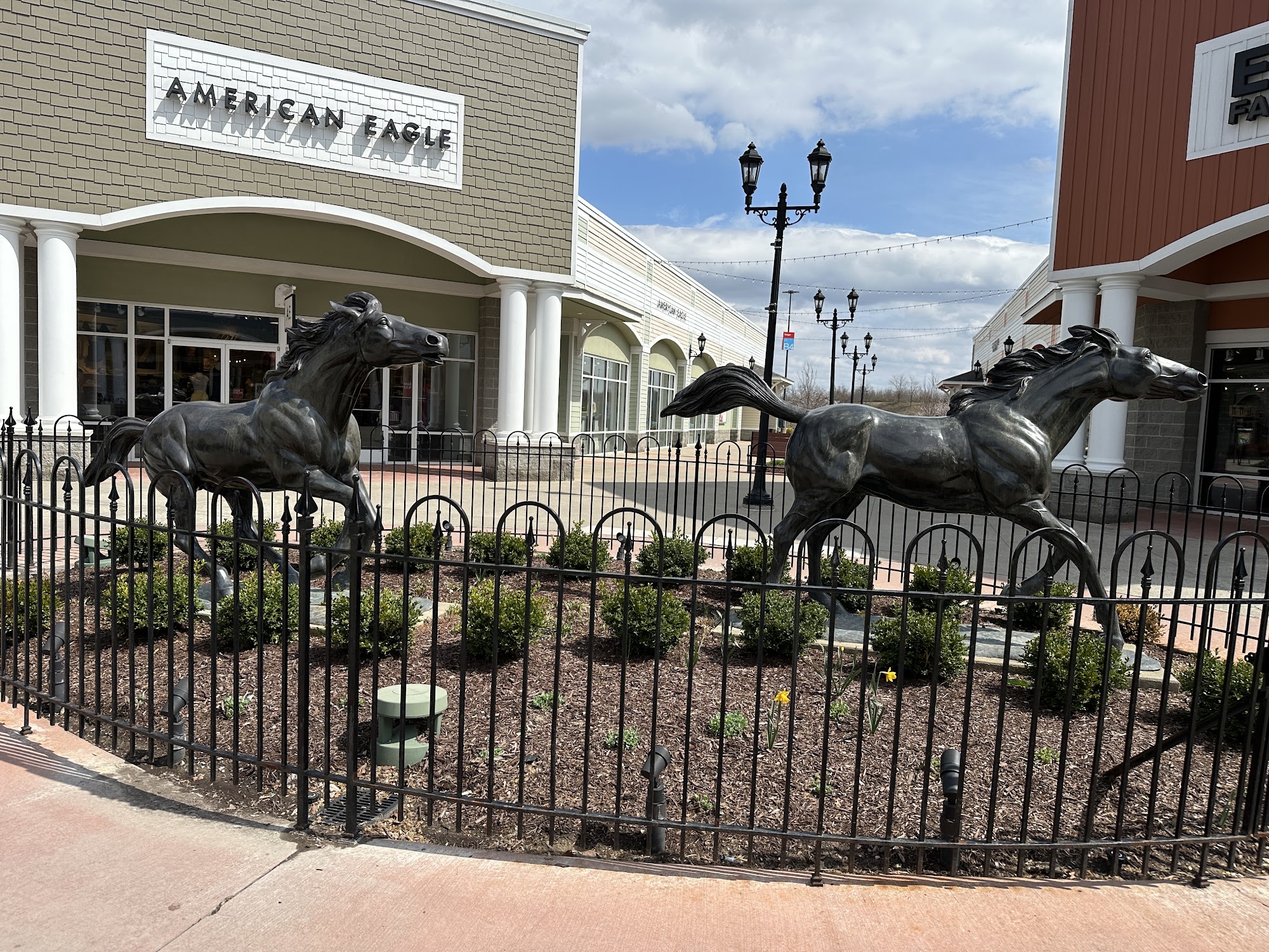 TANGER OUTLETS PITTSBURGH - Washington PA - Hours, Directions, Reviews ...