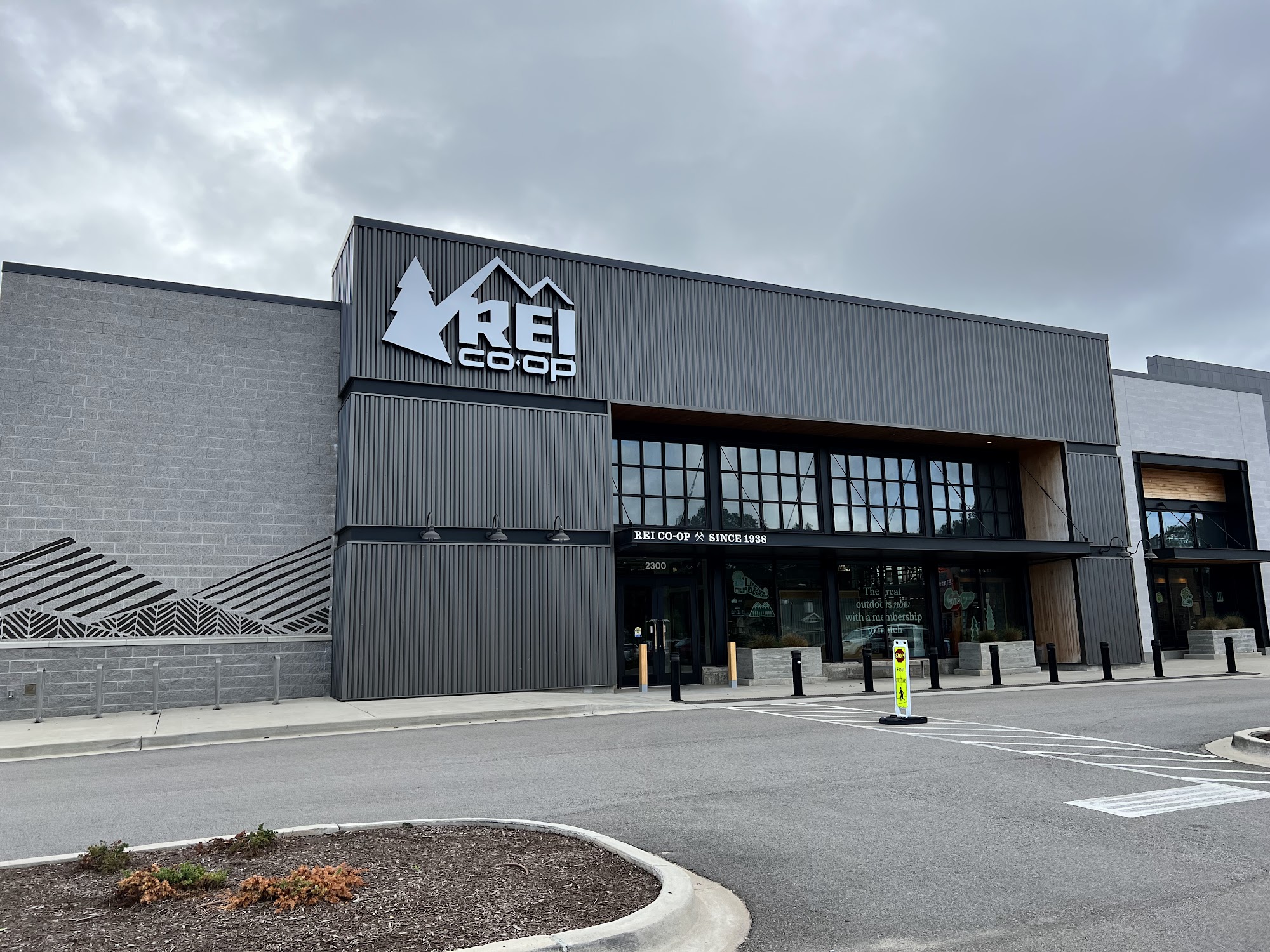 REI - 2300 Bull St, Columbia SC - Hours, Directions, Reviews - Loc8NearMe