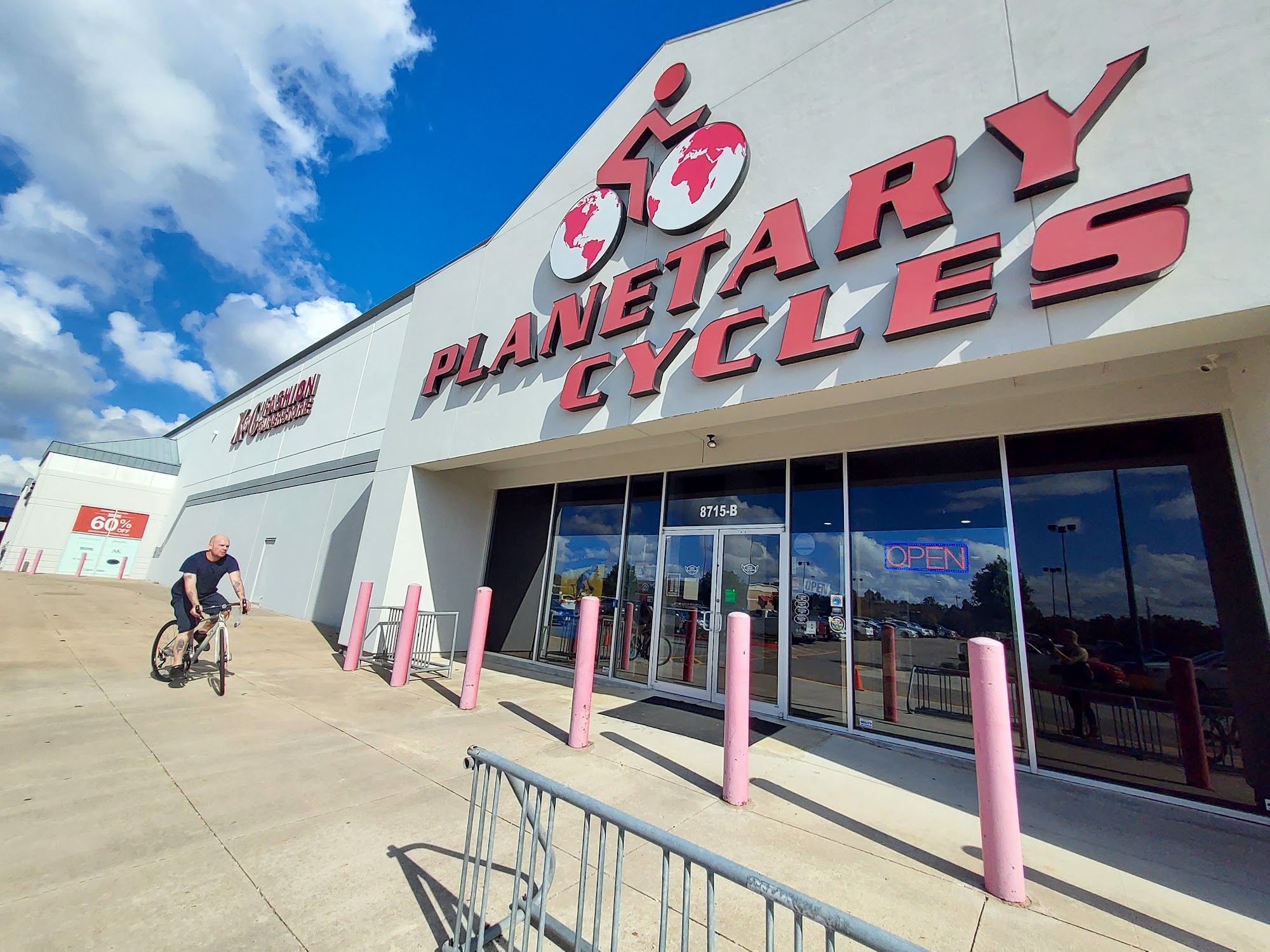 K&G FASHION SUPERSTORE - 8715 W Loop S, Houston TX - Hours, Directions ...