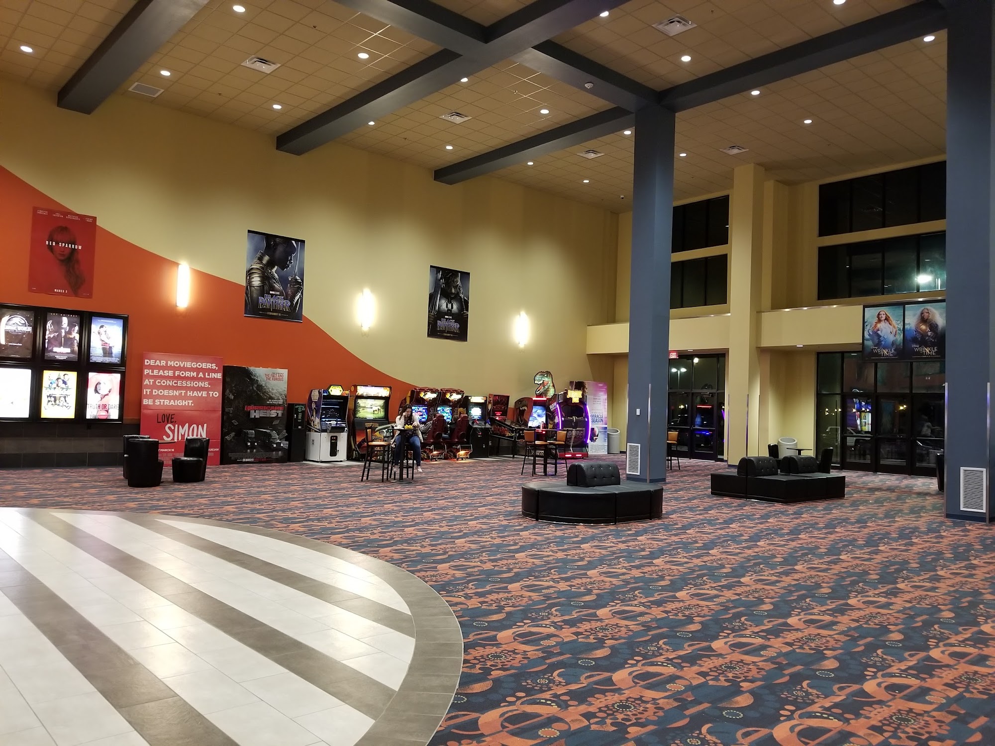 FAIRCHILD CINEMAS - QUEENSGATE 12 - Richland WA - Hours, Directions ...