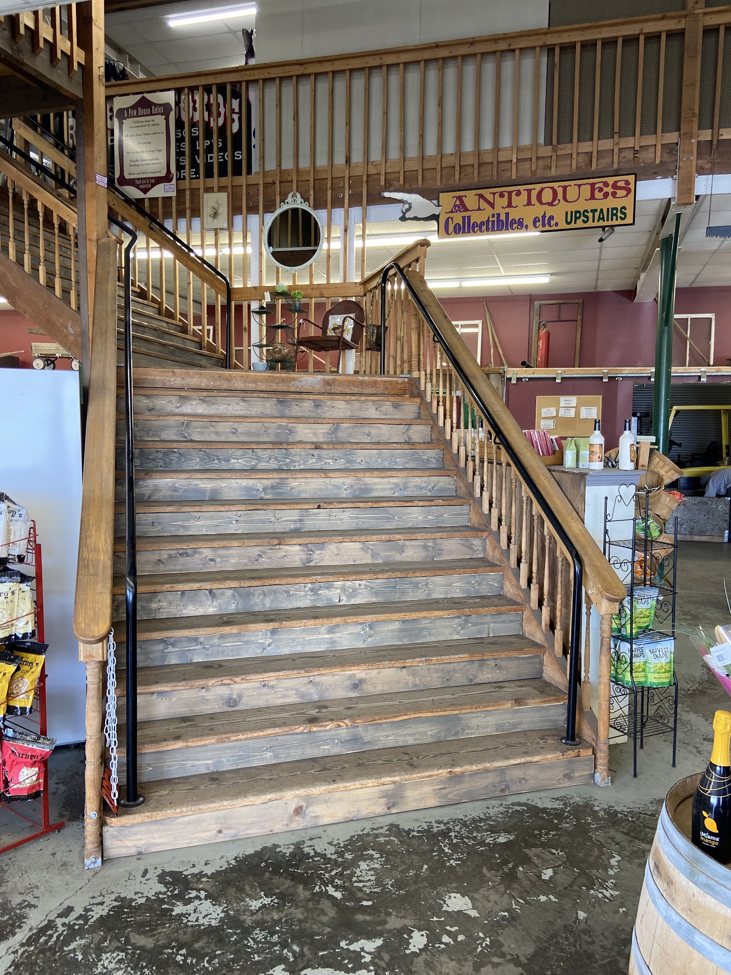 THORP FRUIT & ANTIQUE MALL - Thorp WA - Hours, Directions, Reviews ...